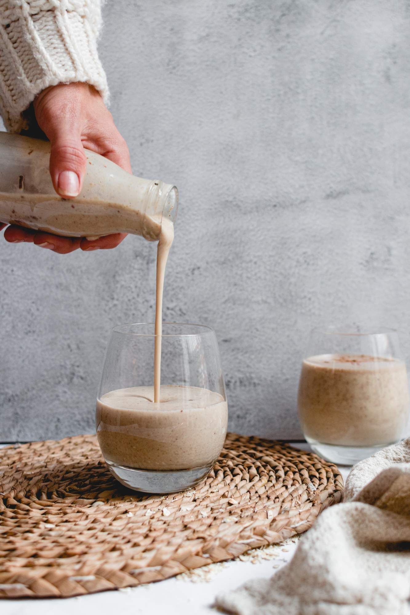 Creamy Banana Oatmeal Smoothie - Slender Kitchen