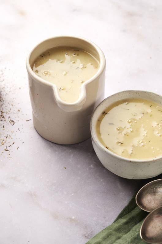 How To Make Gravy Without Drippings (10 Minutes!)