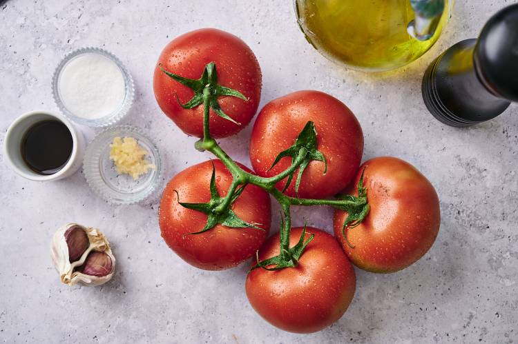 Grilled Tomatoes - Slender Kitchen
