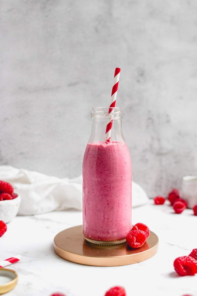 Raspberry Chia Smoothie - Slender Kitchen