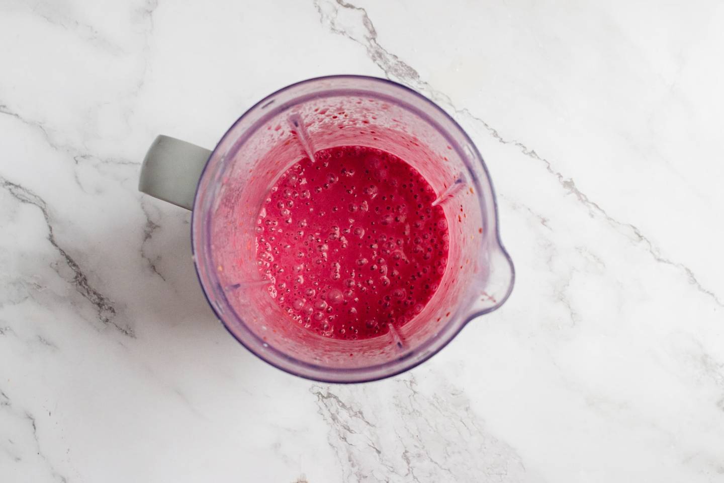 Raspberry Chia Smoothie - Slender Kitchen