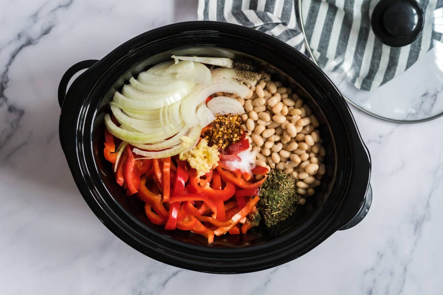 Slow Cooker Tuscan White Beans - Slender Kitchen