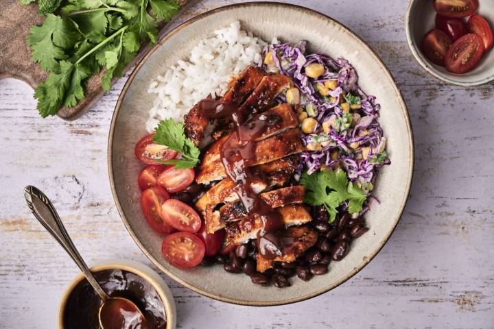 Mexican Street Corn Chicken Bowl (40 Grams Protein!) - Slender Kitchen